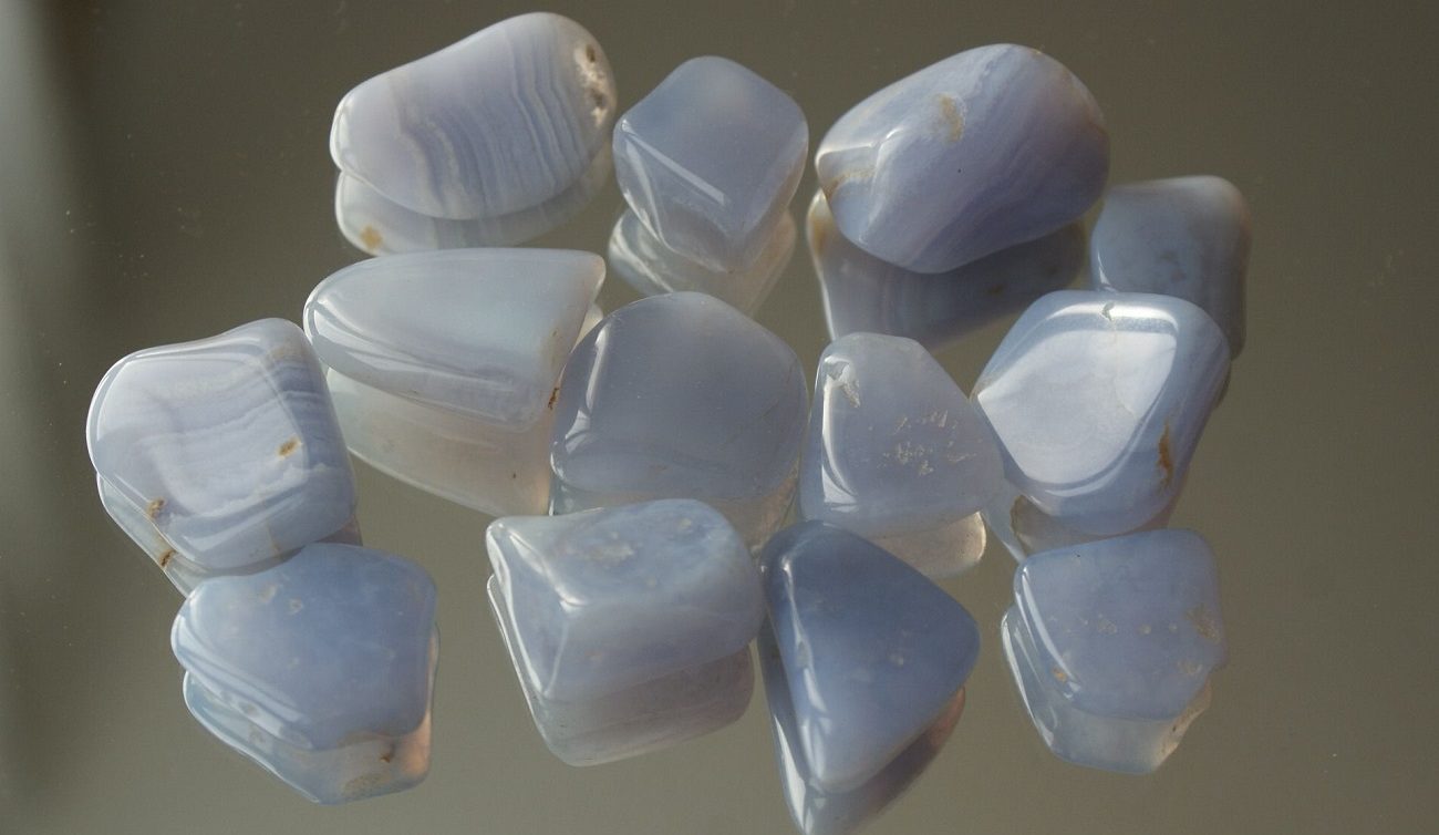 🔮 Pierre Calcédoine : Signification de cette pierre bleue